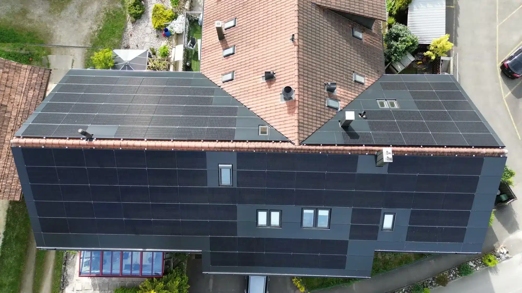 Solaranlage Mehrfamilienhaus Birrhard Region Brugg, Aargau - Go Smart Solar